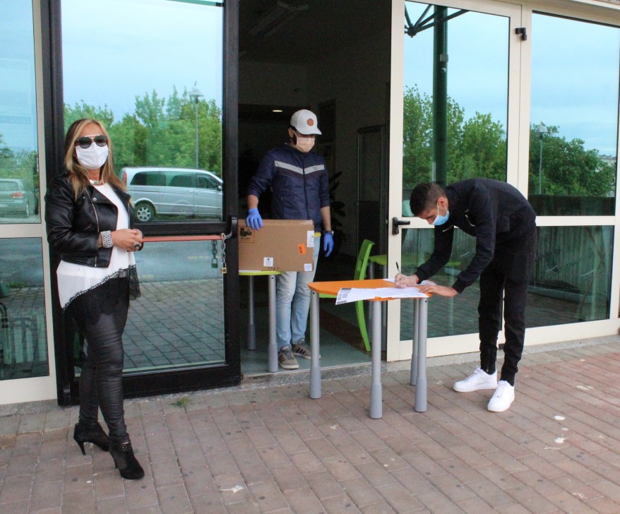 Crema News - Sraffa, 50 computer agli studenti
